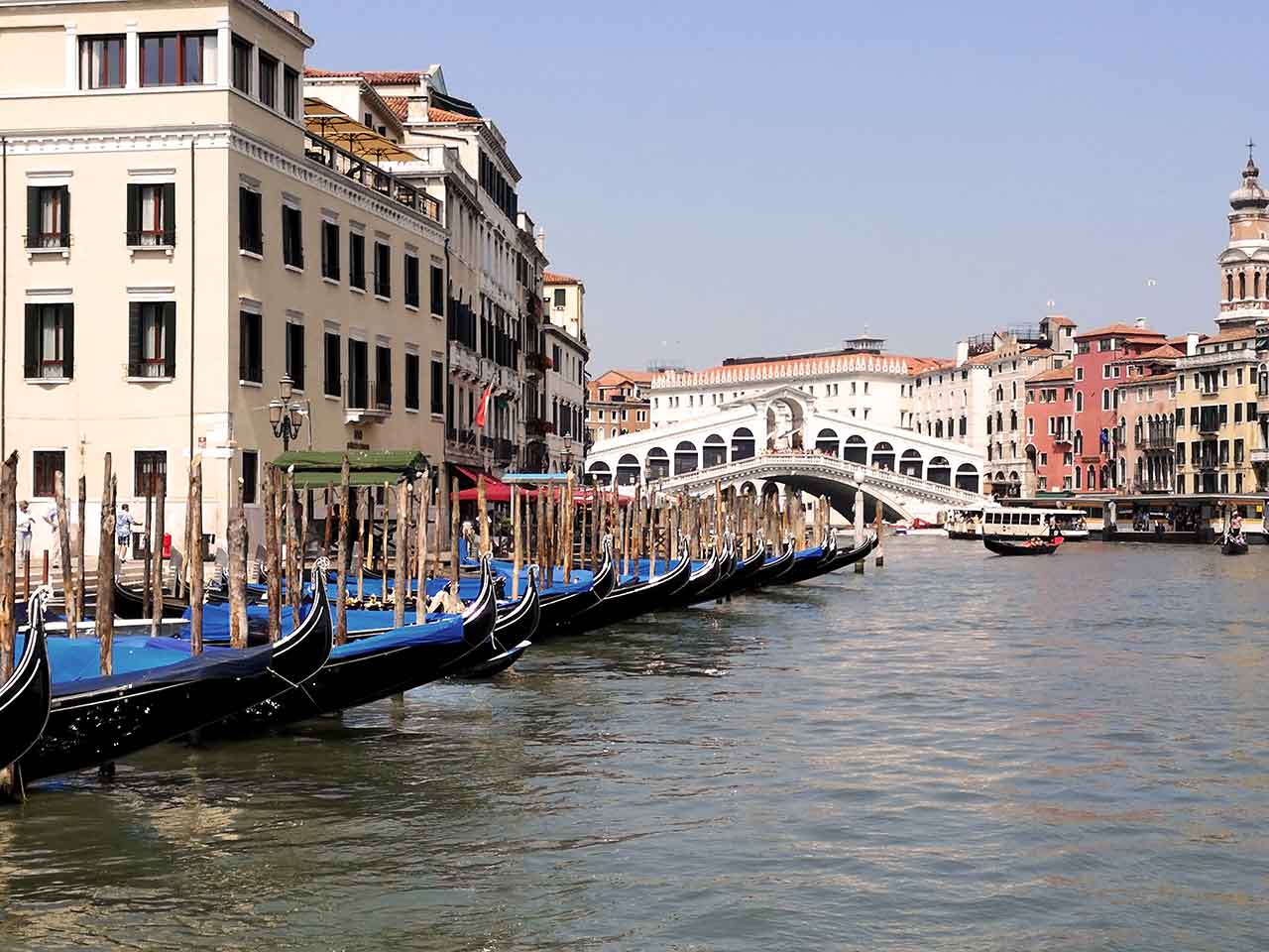 Gondeln in Venedig: Infos, Preise & Online-Tickets